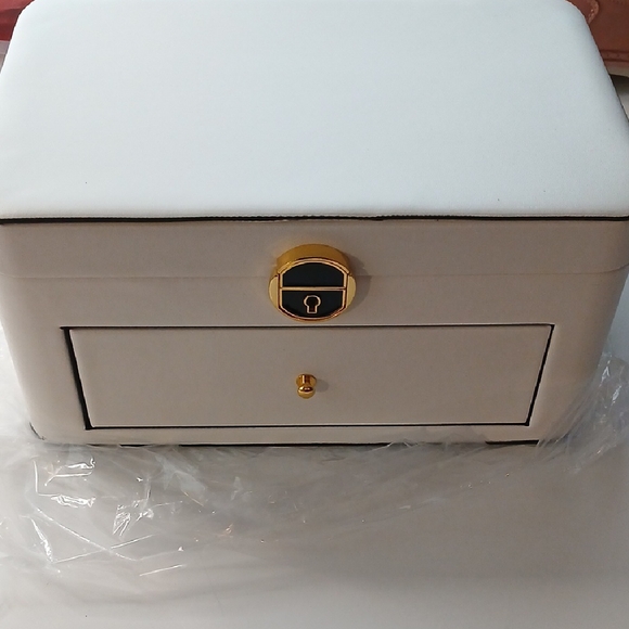 Storage & Organization | Jewelry Box White With Key Lock | Poshmark
